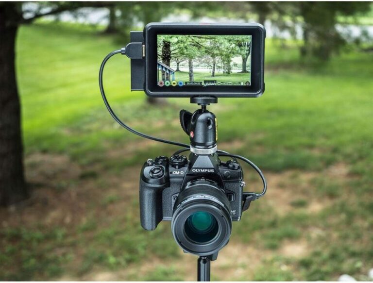 What Is An External Camera Screen? - Tech Buzzer